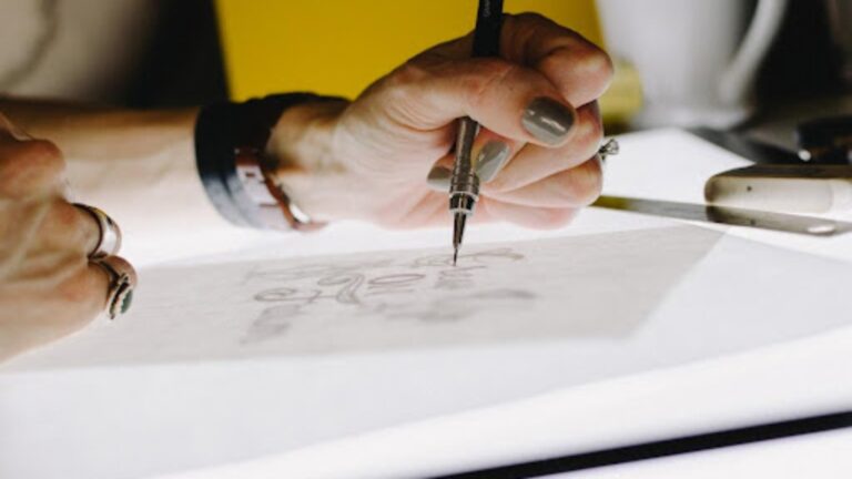 Create an Eye-Catchy Business Logo